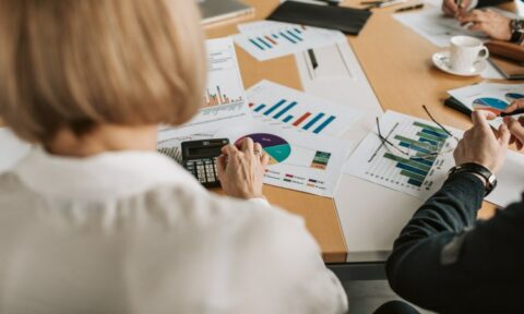 5 motivos para estudiar finanzas - Esneca